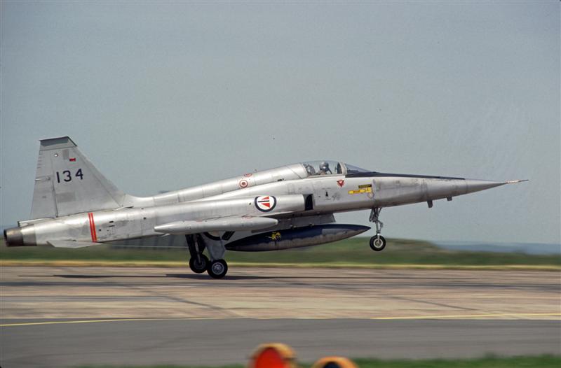 Norwegian F5-A - Clear the Bench! Group Build - Large Scale Planes