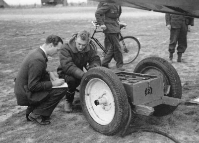 1:32 Scale RAF Trolley Accumulator kit * Shipping Now * - Aircraft WWII ...